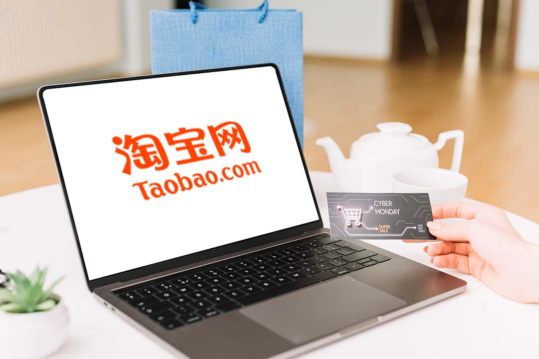 Taobao: Surga Belanja Online yang Bikin Dompet Bahagia (Atau Malah Nangis!)
